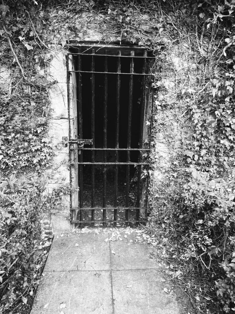 Stirling Old Town Interactive Ghost Walk Stirling Scotland - Haunting ...